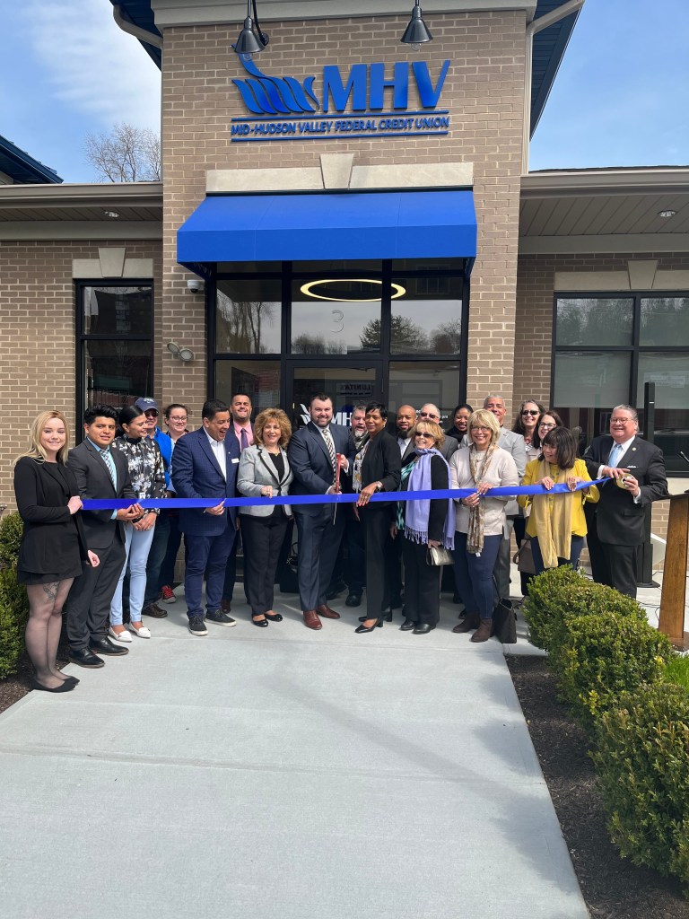 Credit union celebrates opening with ribbon-cutting - The New York Minute